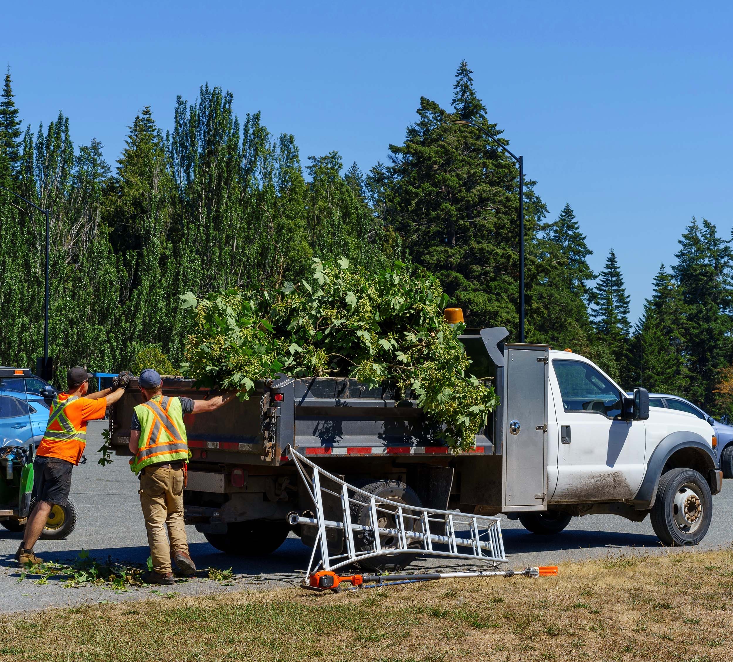 Flatbed Truck Leasing for Landscaping Businesses in Denver